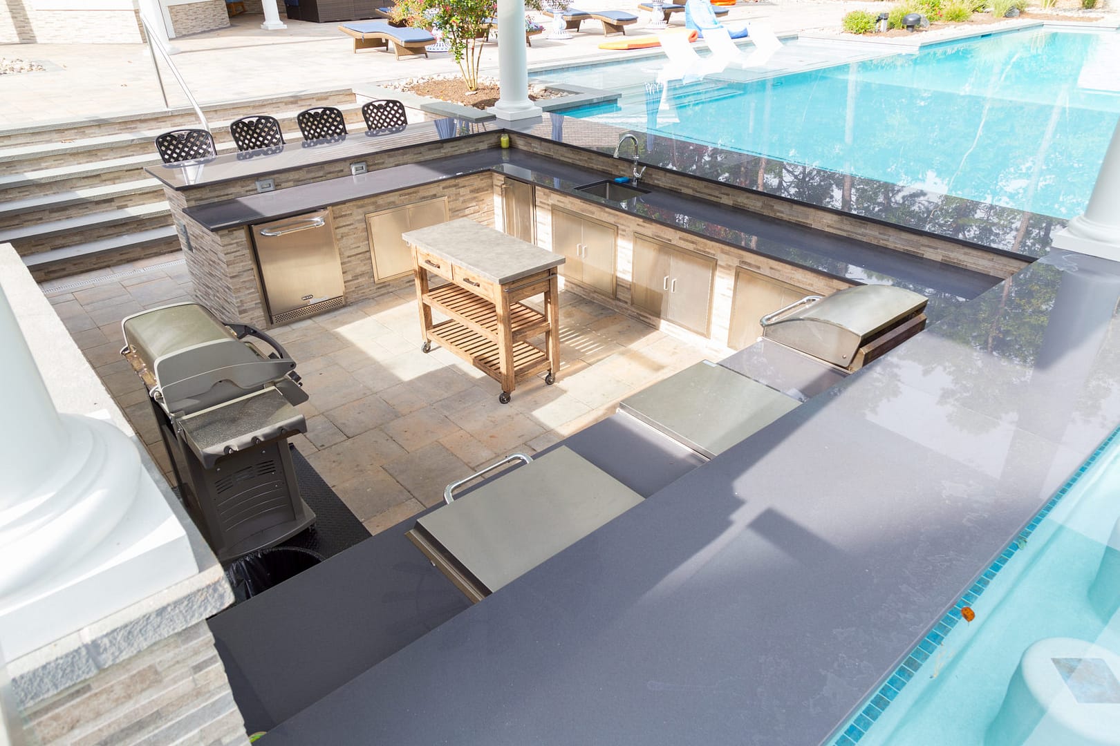 The Entertainer - Budd Pools & Spas